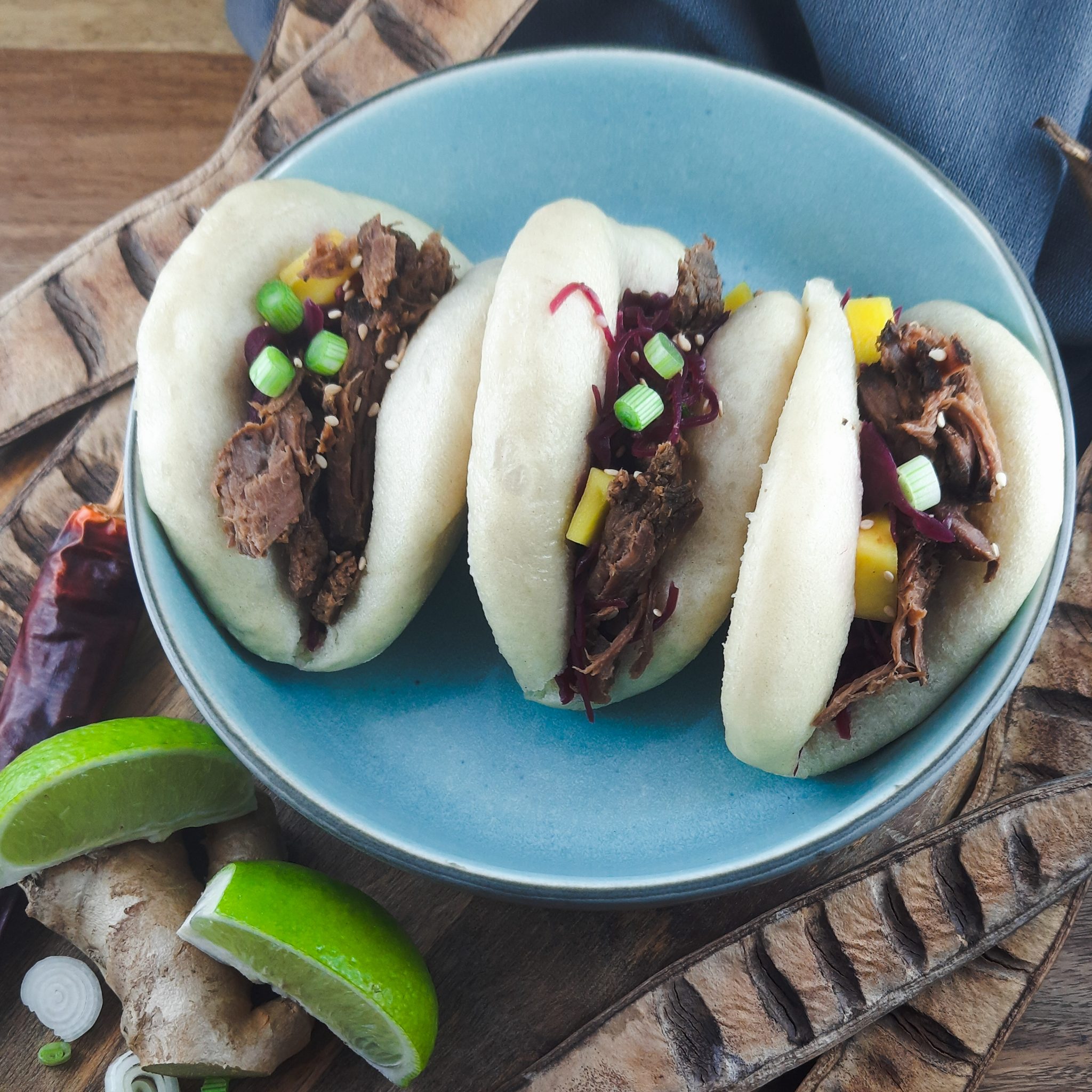 Pulled Beef Burger mit Teriyaki Marinade im Bao Bun