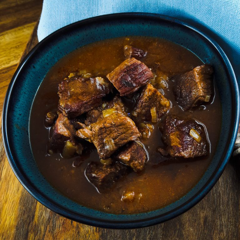 Rindergulasch Rezept klassisch wie bei Oma